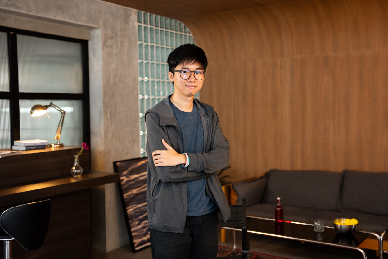 พุ่งทะยานไปกับครีเอเตอร์สุดเนิร์ด ผู้หลงใหลเรื่องราวมหัศจรรย์นอกโลก ...